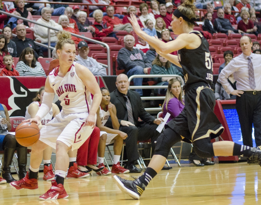 jill-morrison-looks-to-attack-around-a-defender – Ball State Sports Link